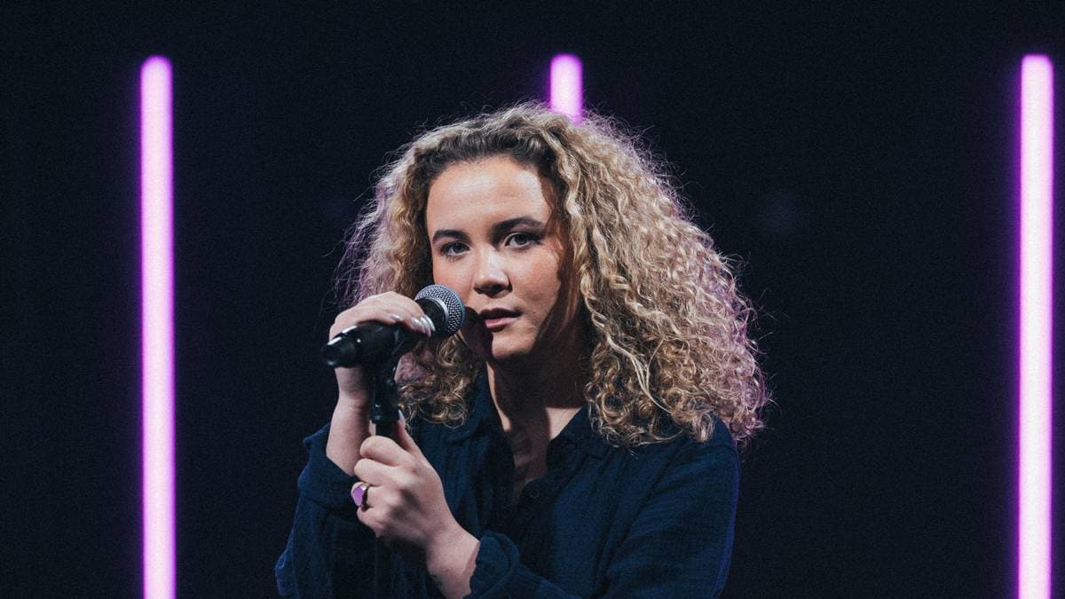 Anmeldelse: «Home» av Emma Steinbakken – P3 Musikkanmeldelser