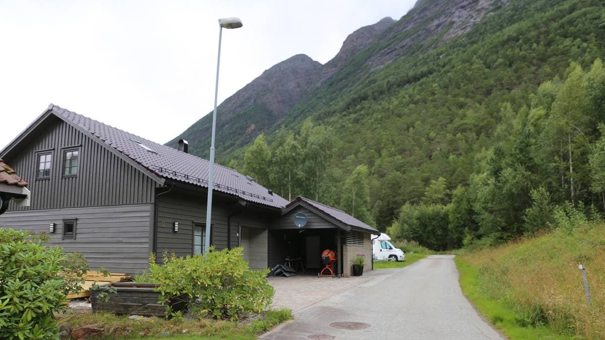 Jordras utløst i Kinsarvik – evakuerer beboere – NRK Vestland