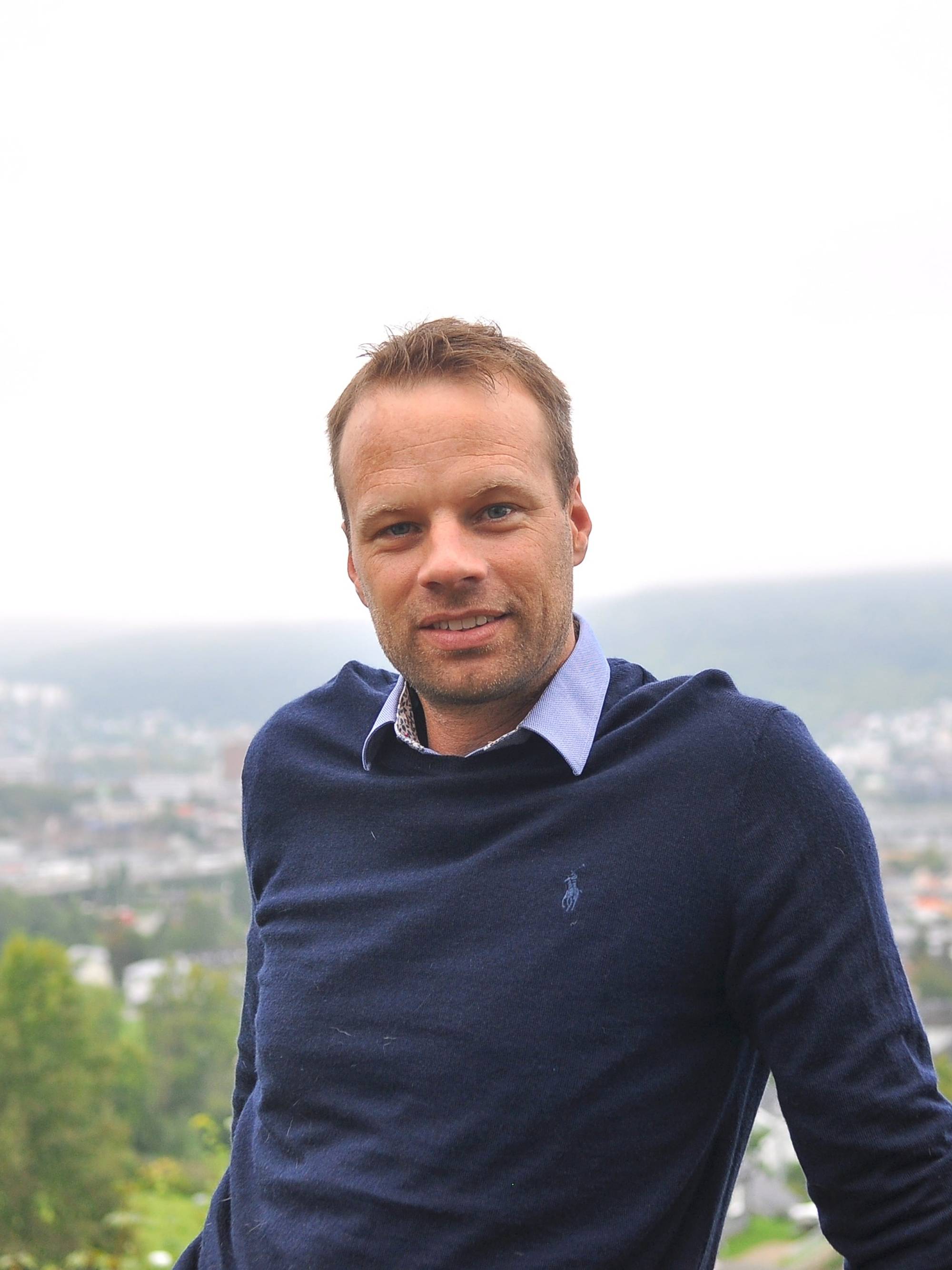 Unge fyller kommentarfelt på TikTok med «Stem Frp» og «Stem SV» – NRK ...