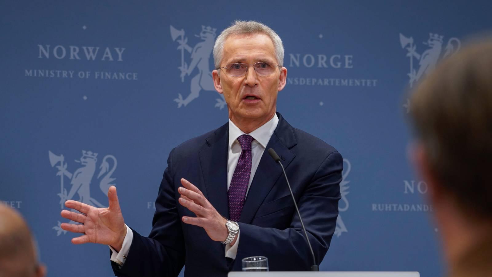 Jens Stoltenberg taler i Porsgrunn og Skien 1. mai – NRK Vestfold og ...