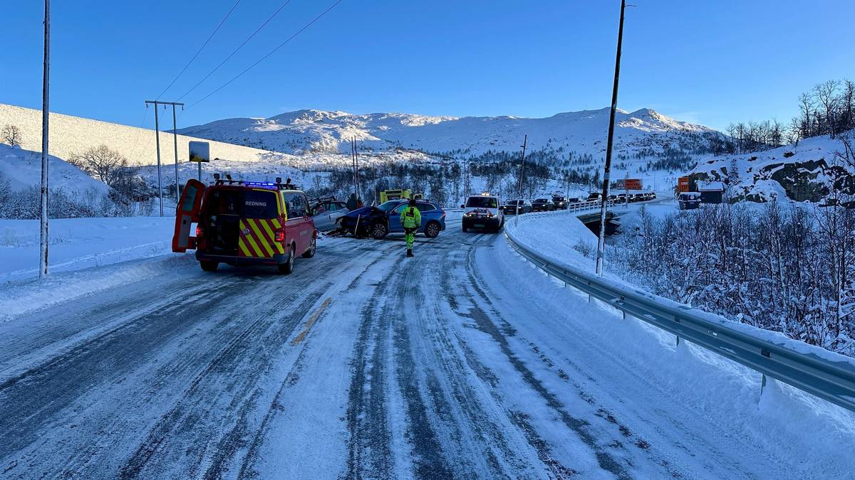 Front-mot-front-kollisjon på Maurset – advarer mot svært glatte veier ...