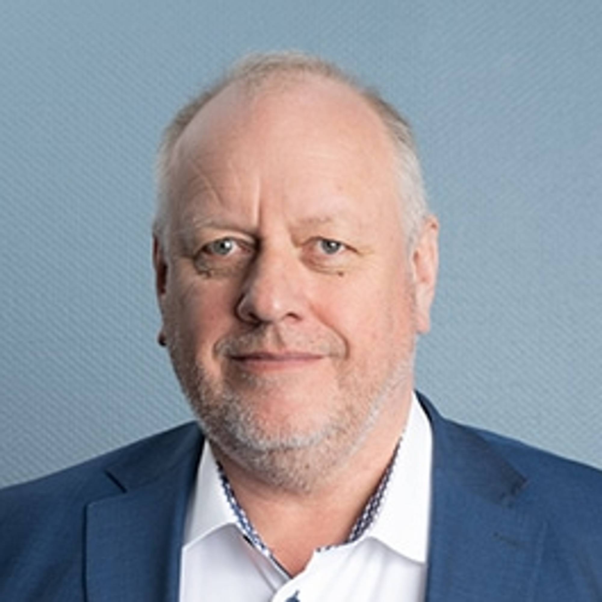 Viking-supportere erobrer Fredrikstad: 3000 Fans Klare for kamp – NRK ...