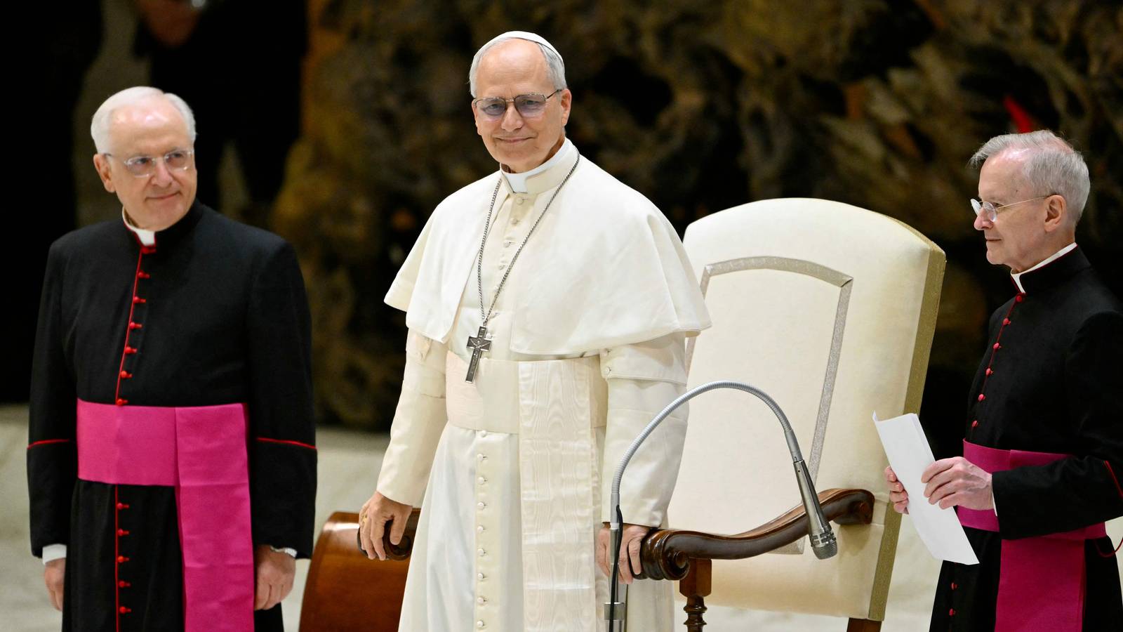 Pave Leo XIV møter pressen – NRK Urix – Utenriksnyheter og -dokumentarer