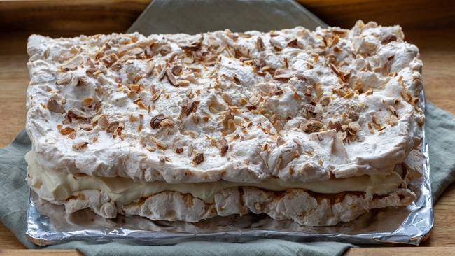 «Verdens beste» – Kvæfjord­kake – NRK Mat – Oppskrifter og inspirasjon