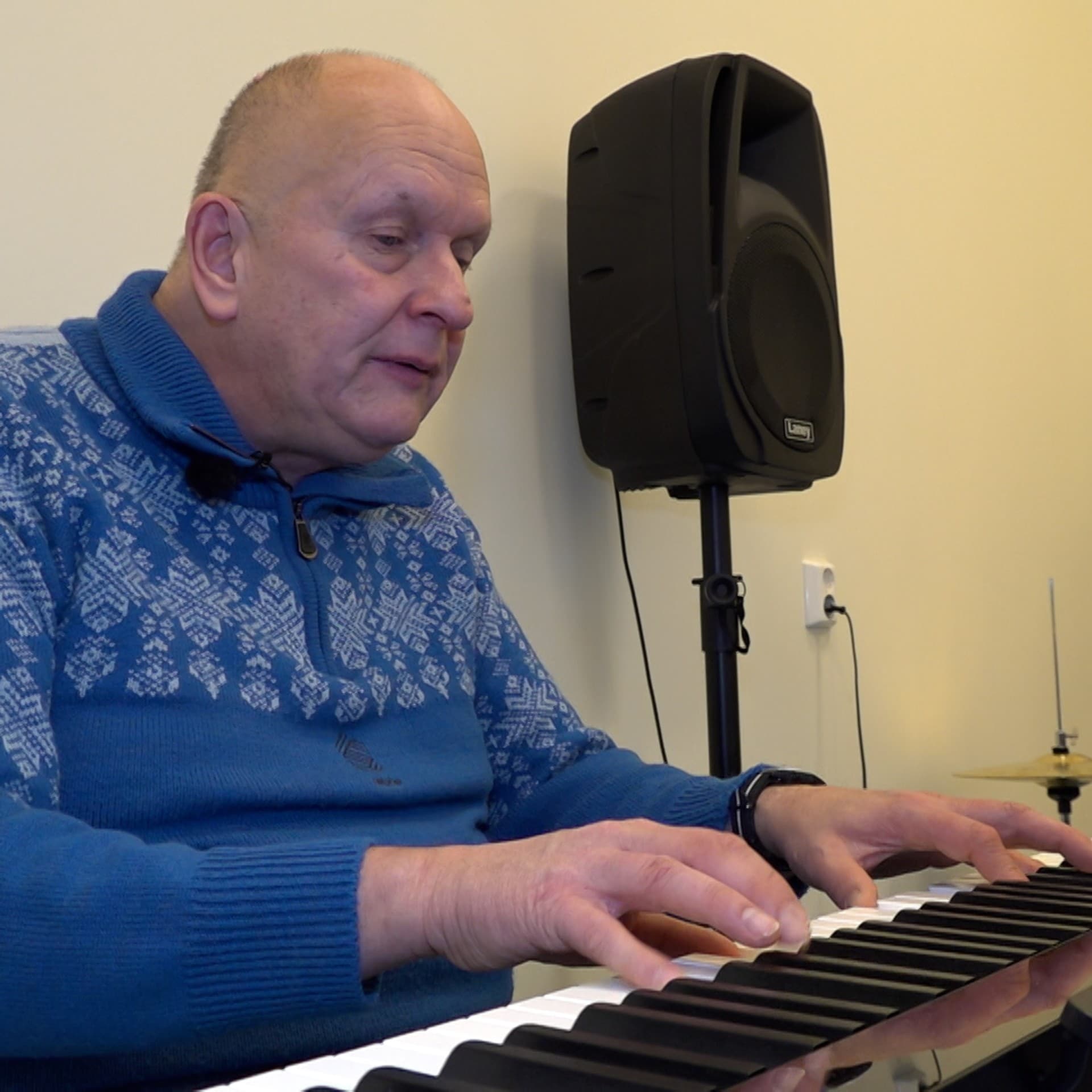 Geir og Skansen-bandet spelar opp til fest – NRK