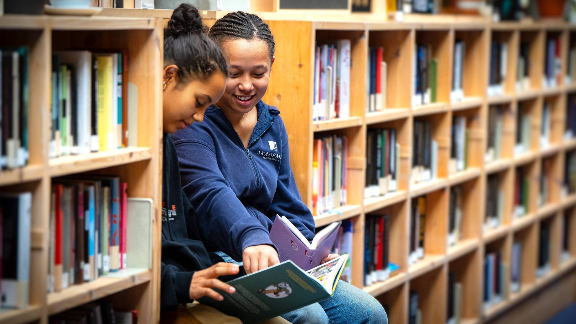 Anmeldelse: «Abida Raja. Frihetens øyeblikk» av Håkon F. Høydal ...