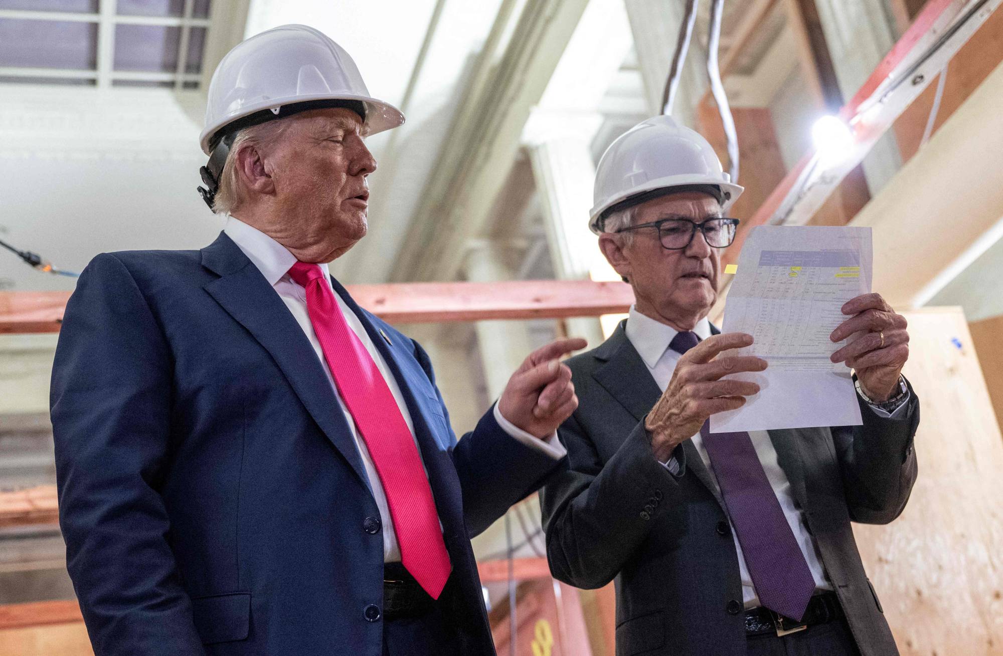 Sentralbanksjef i USA Jerome Powell sier han er under etterforskning ...