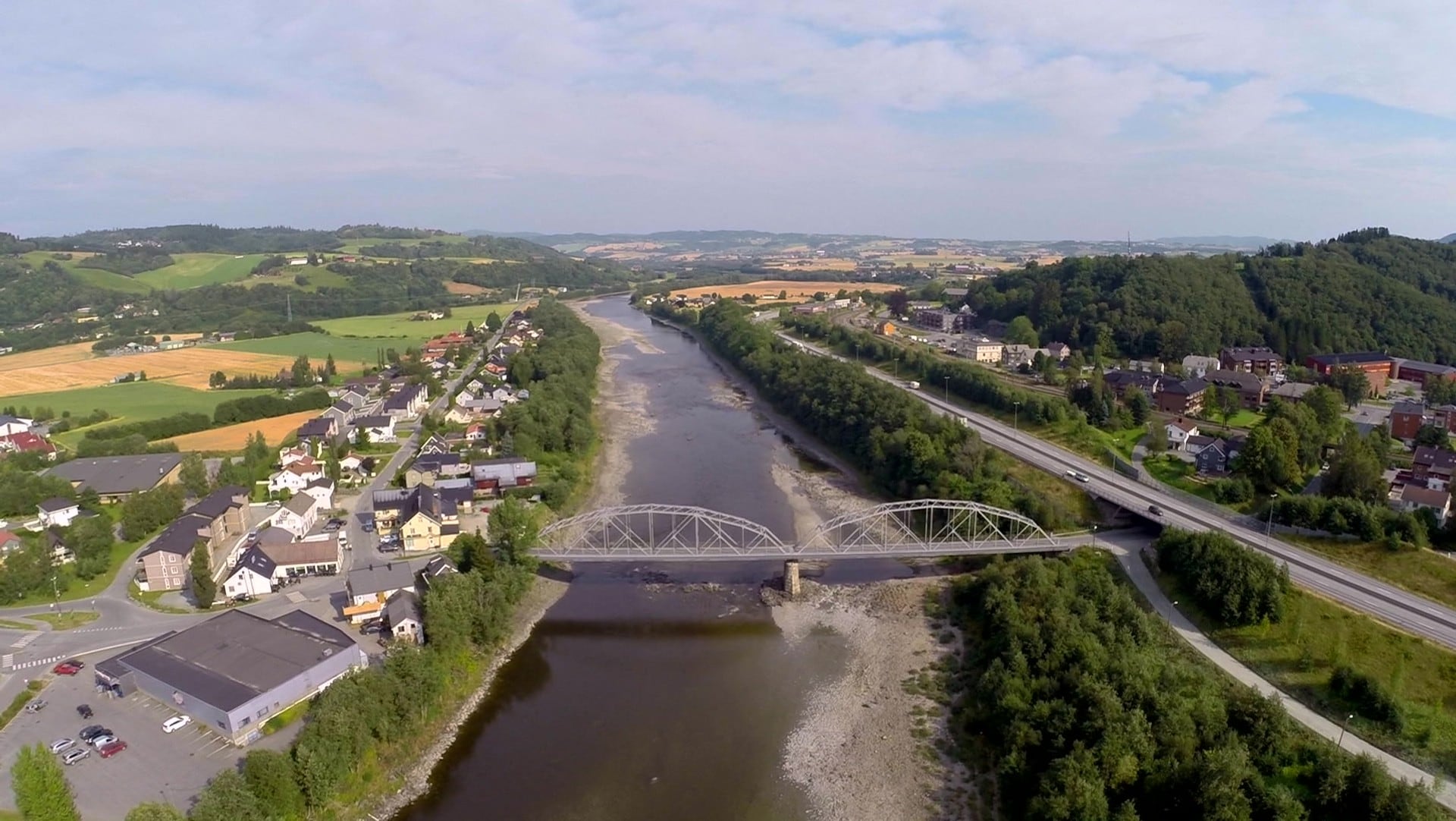 Se Melhus fra lufta – NRK