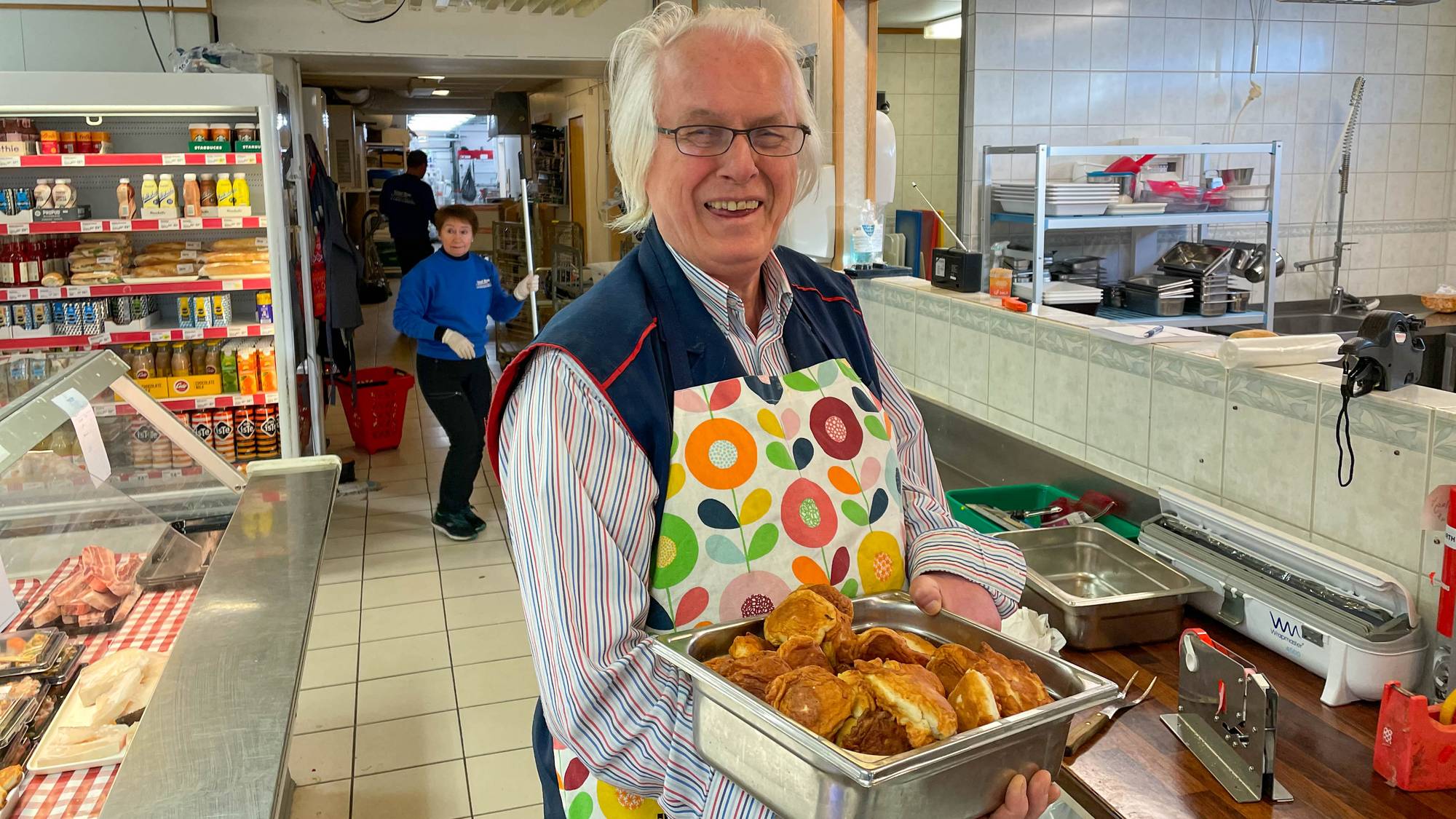 Terje (74) stortrives med 19 timer arbeidsdag – NRK Troms og Finnmark