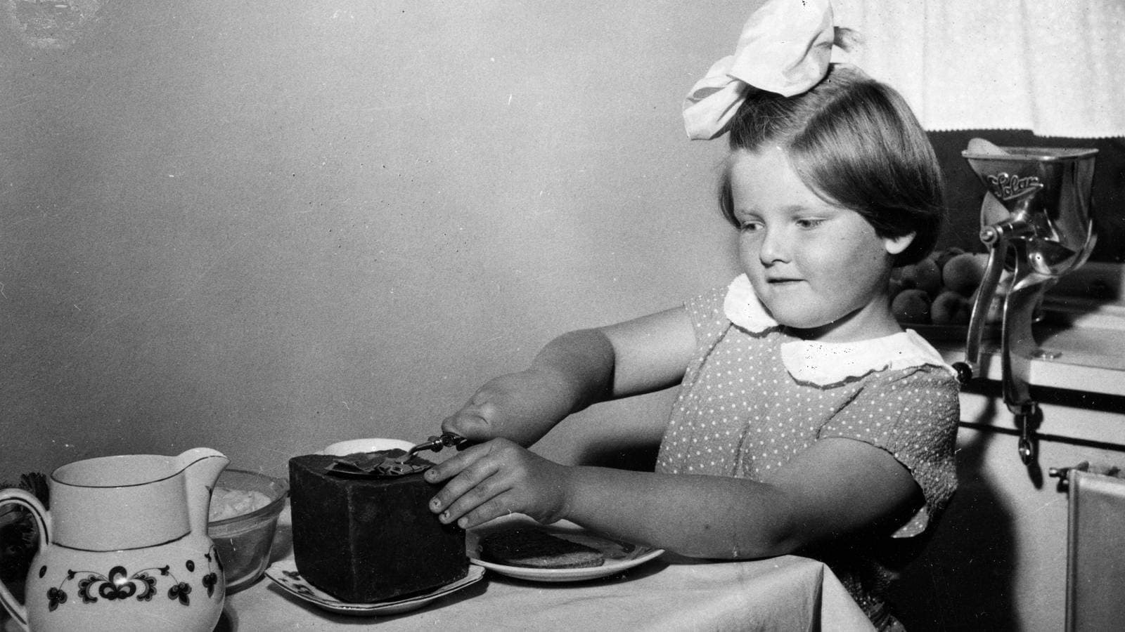 100 år sidan Thor Bjørklund sende inn patentsøknad på ostehøvelen – NRK ...