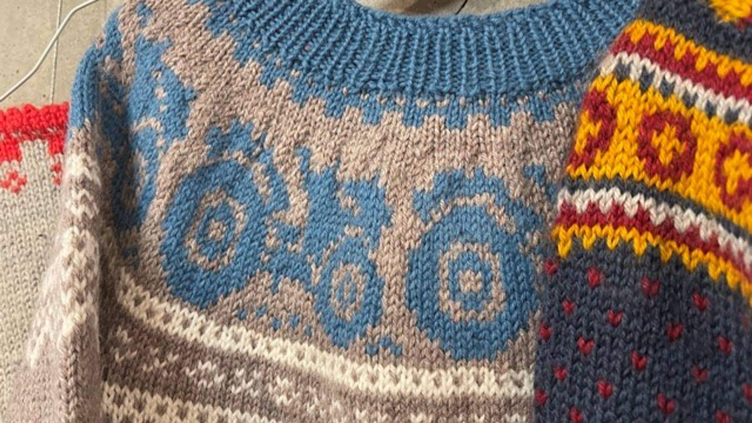 Audhild har samlet tusen ullgensere for å hylle håndverkskunsten – NRK ...