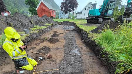 Har funne spor etter fleire tusen år gamle langhus i Bremanger – NRK Vestland