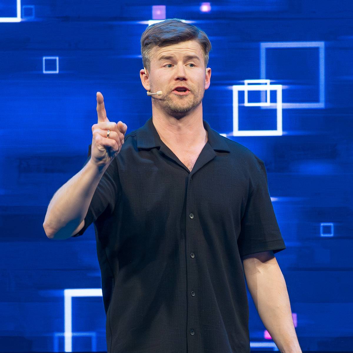 Anmeldelse: «Paybacktime!» med Nicolay Ramm på Latter – Anmeldelser og ...