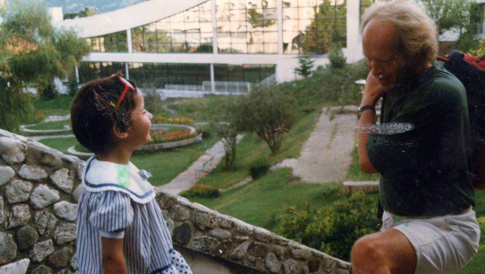 Bordtennishåp med én arm og protese – NRK Sport – Sportsnyheter ...