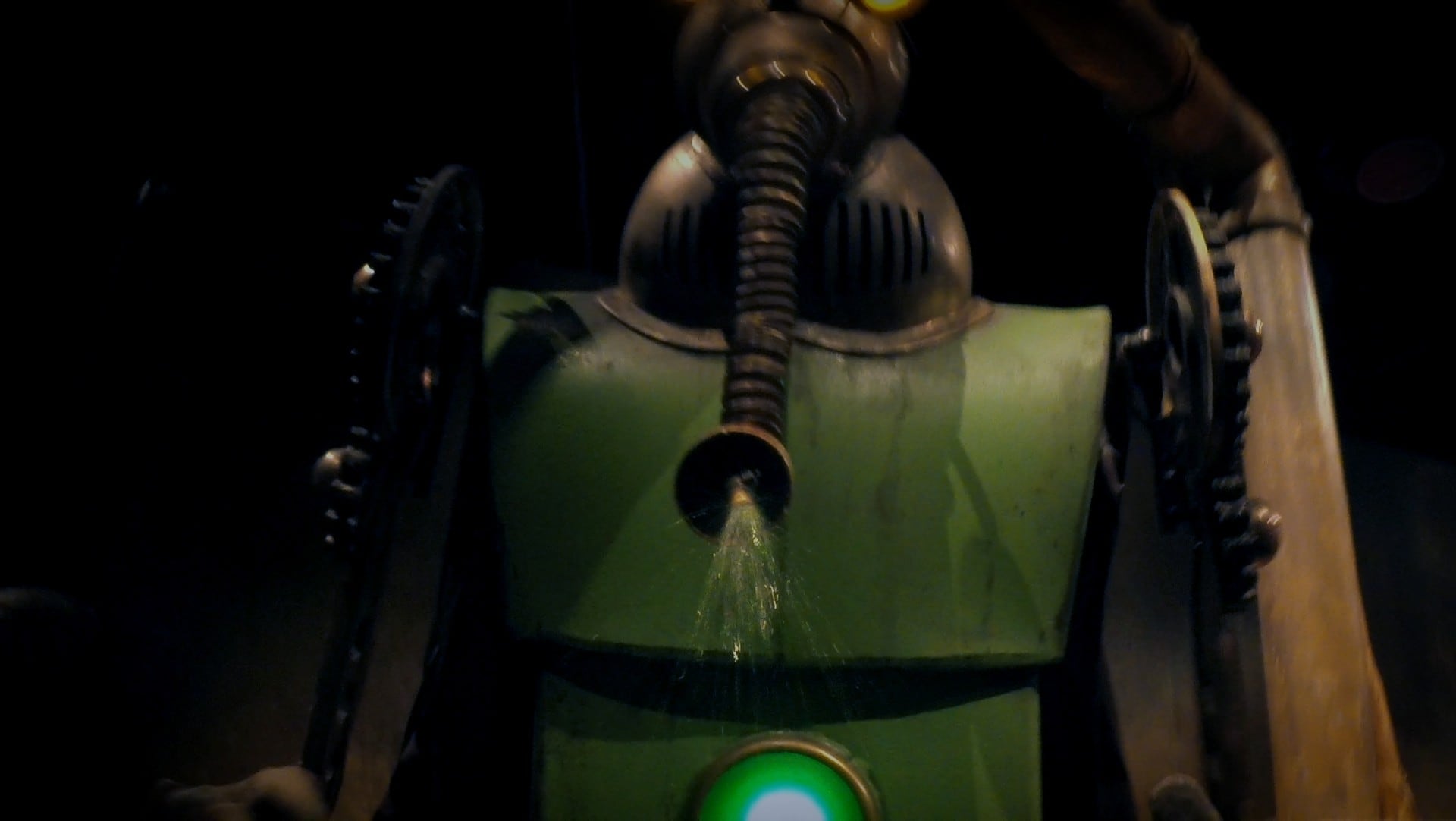 Labyrint: Sånn er det å bli slimet av Taurus – NRK