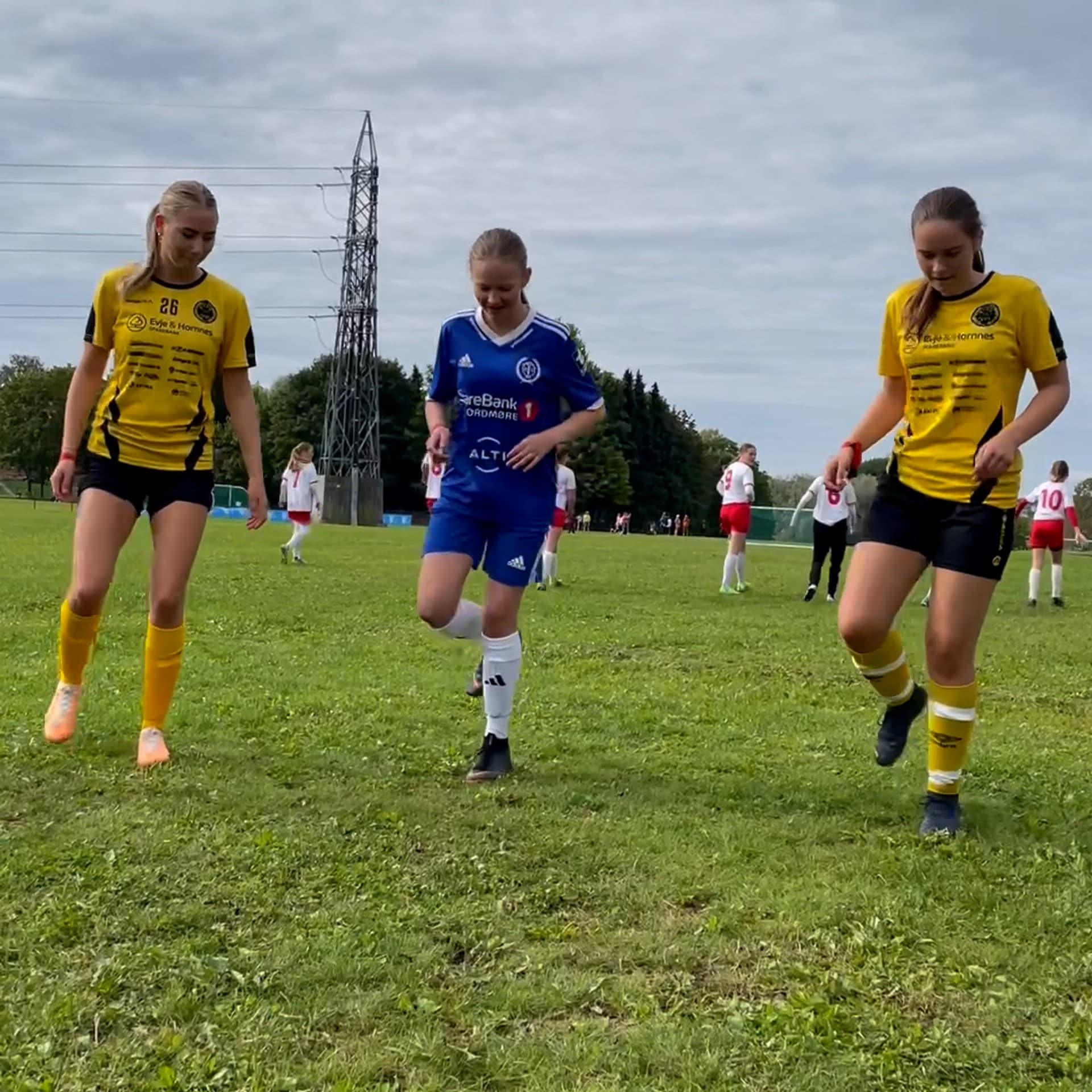 Surnadal IL byr opp til dans på Norway cup – NRK