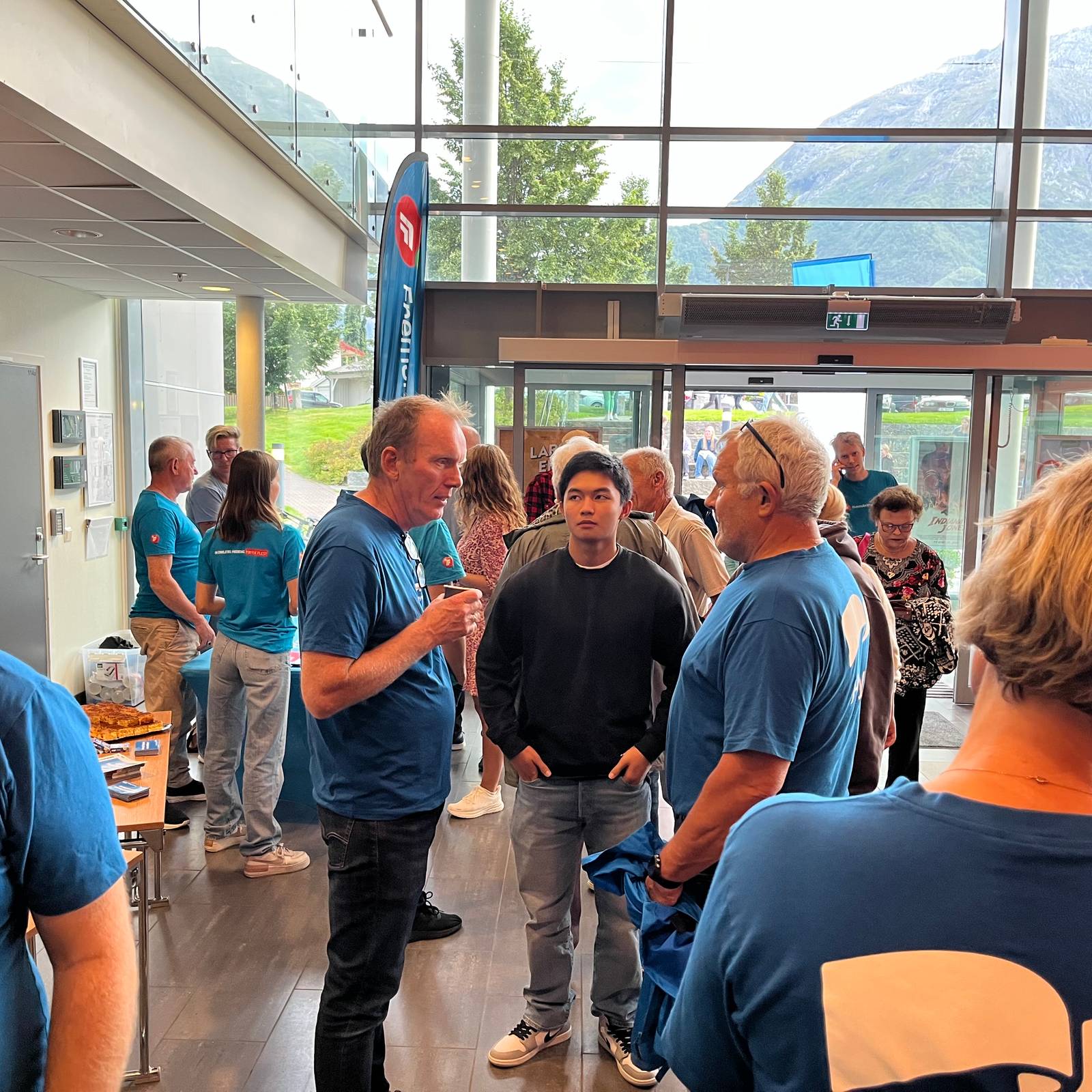 TV-kjendisen Gaute Grøtta Grav utfordrar SV-ordførar Yvonne Wold i ...