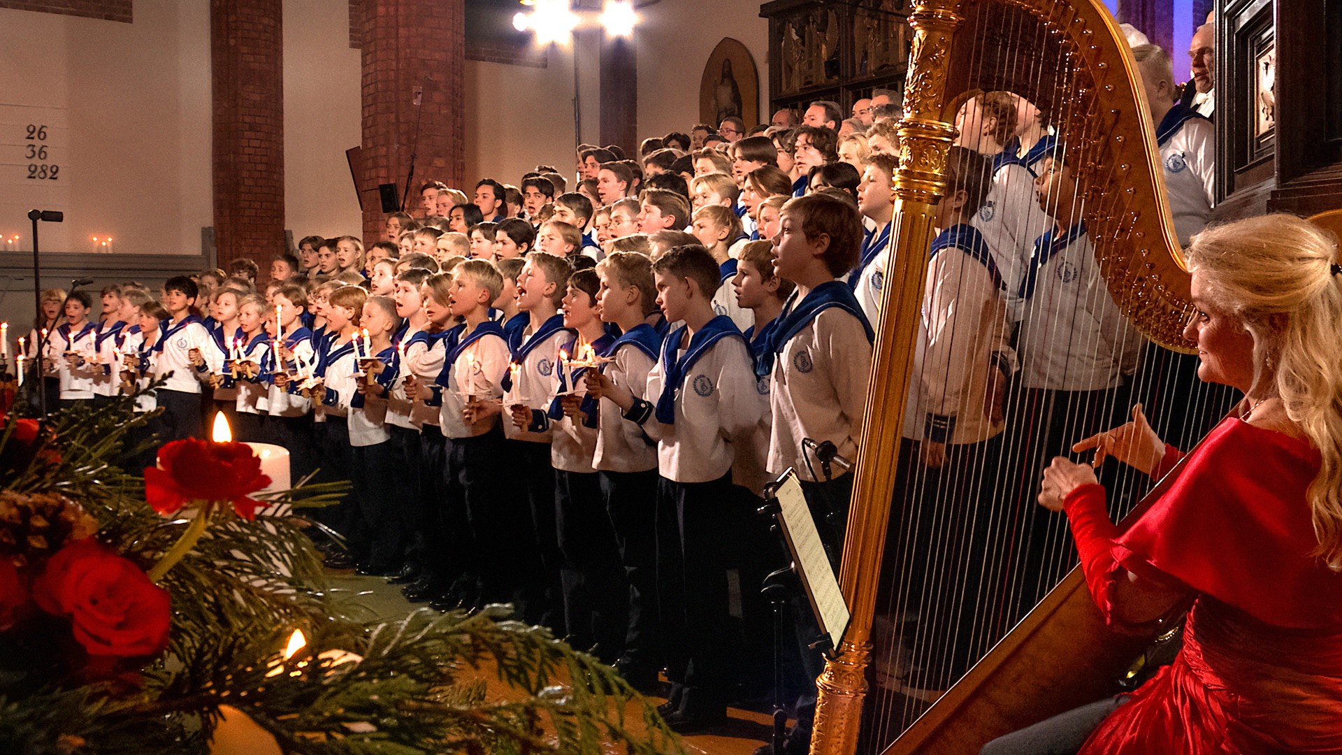 Sølvguttene synger julen inn - NRK TV