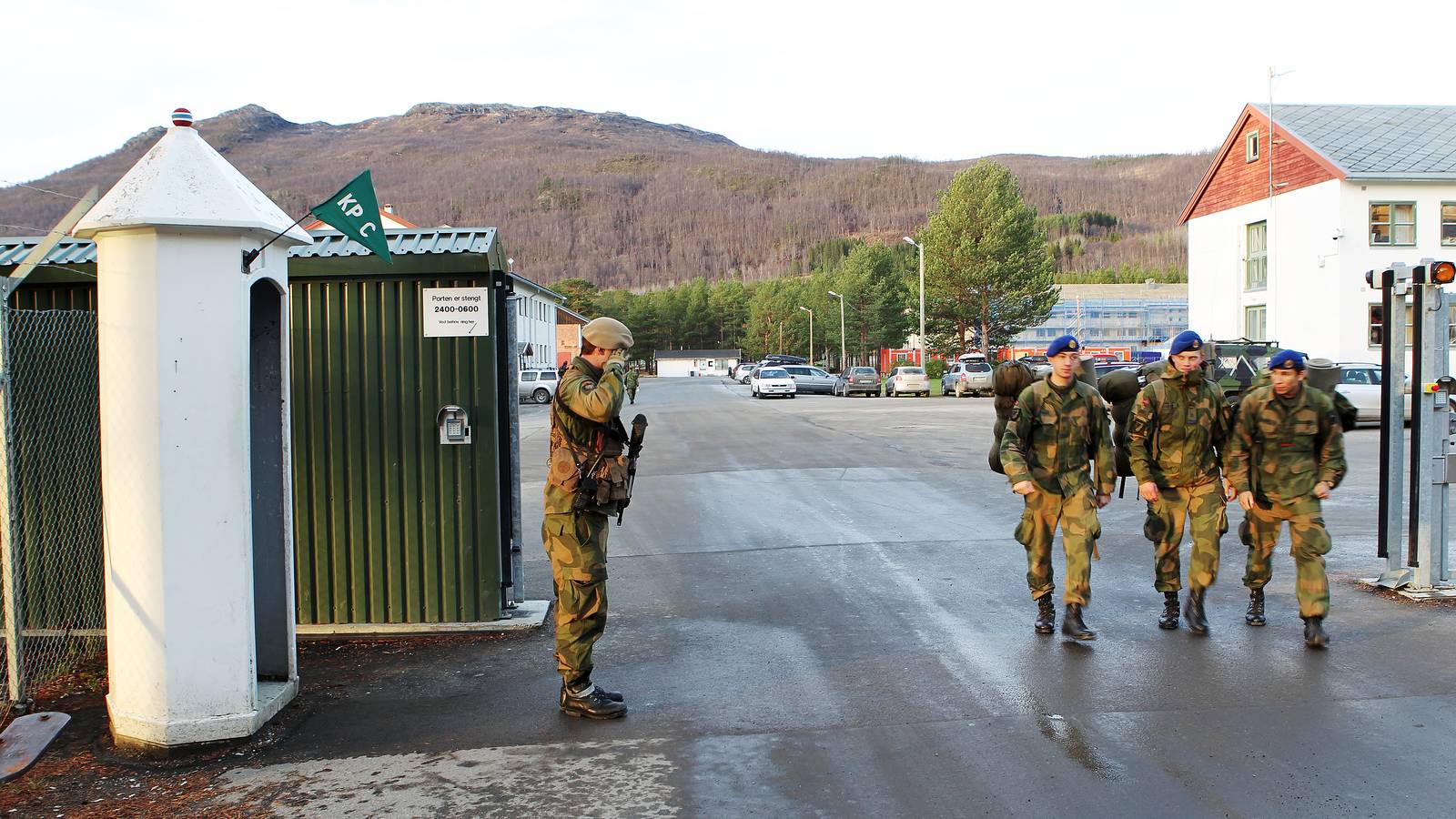 Hundrevis av tilfeller av neseblod hos soldater i Skjold leir i ...