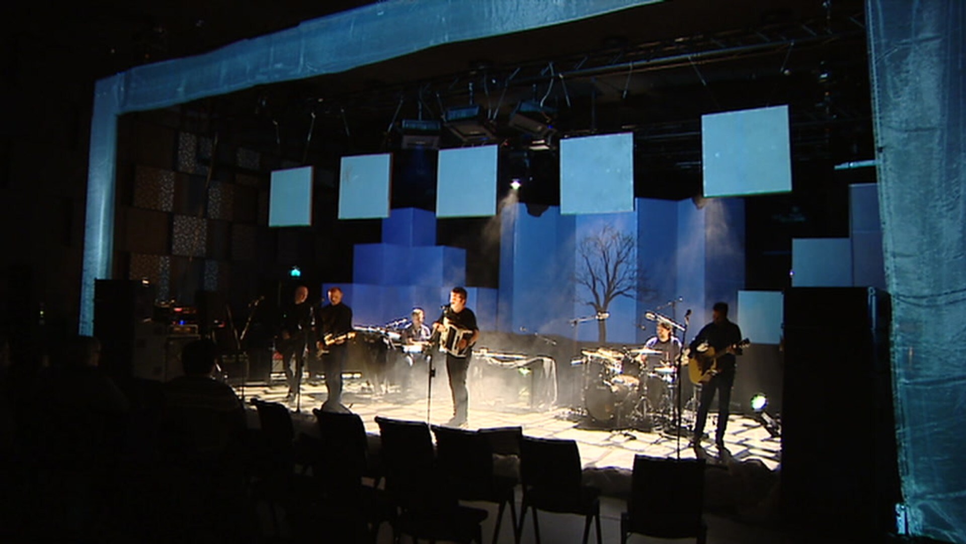 Lager digital scenografi for DDE – NRK