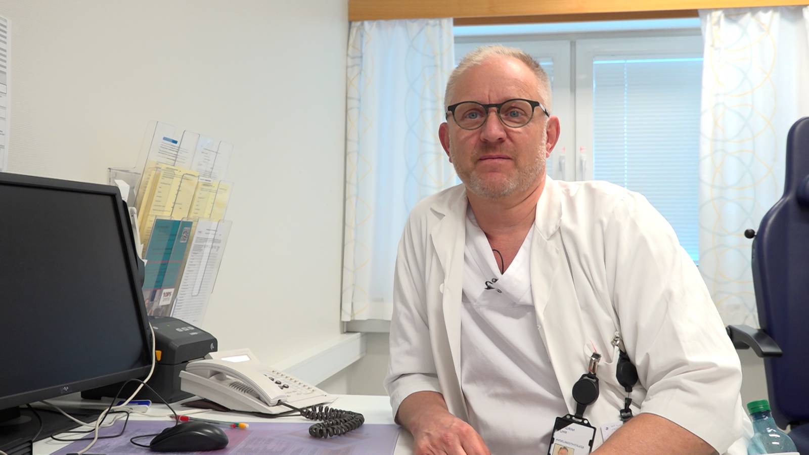 106-åring fikk nytt høreapparat etter flere måneder på venteliste – NRK ...