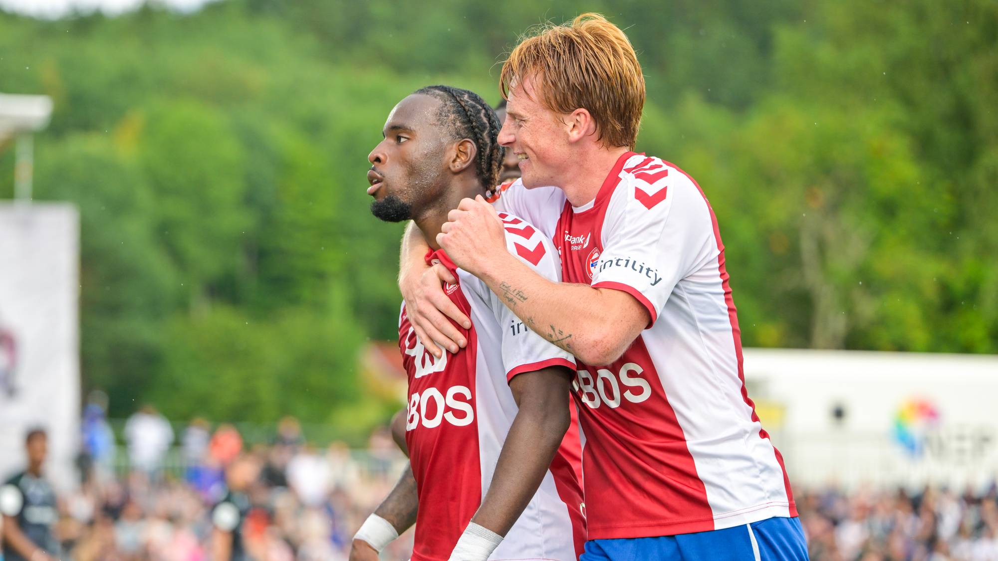 Obilor Okeke feira framfor RBK-fansen då KFUM vann overlegent – NRK Sport – Sportsnyheter ...