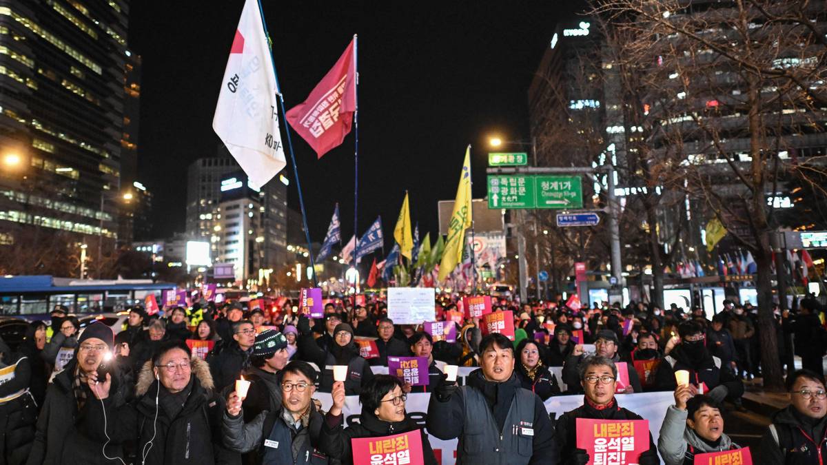Generalstreik i Sør-Korea – krever at Yoon går av – Siste nytt – NRK
