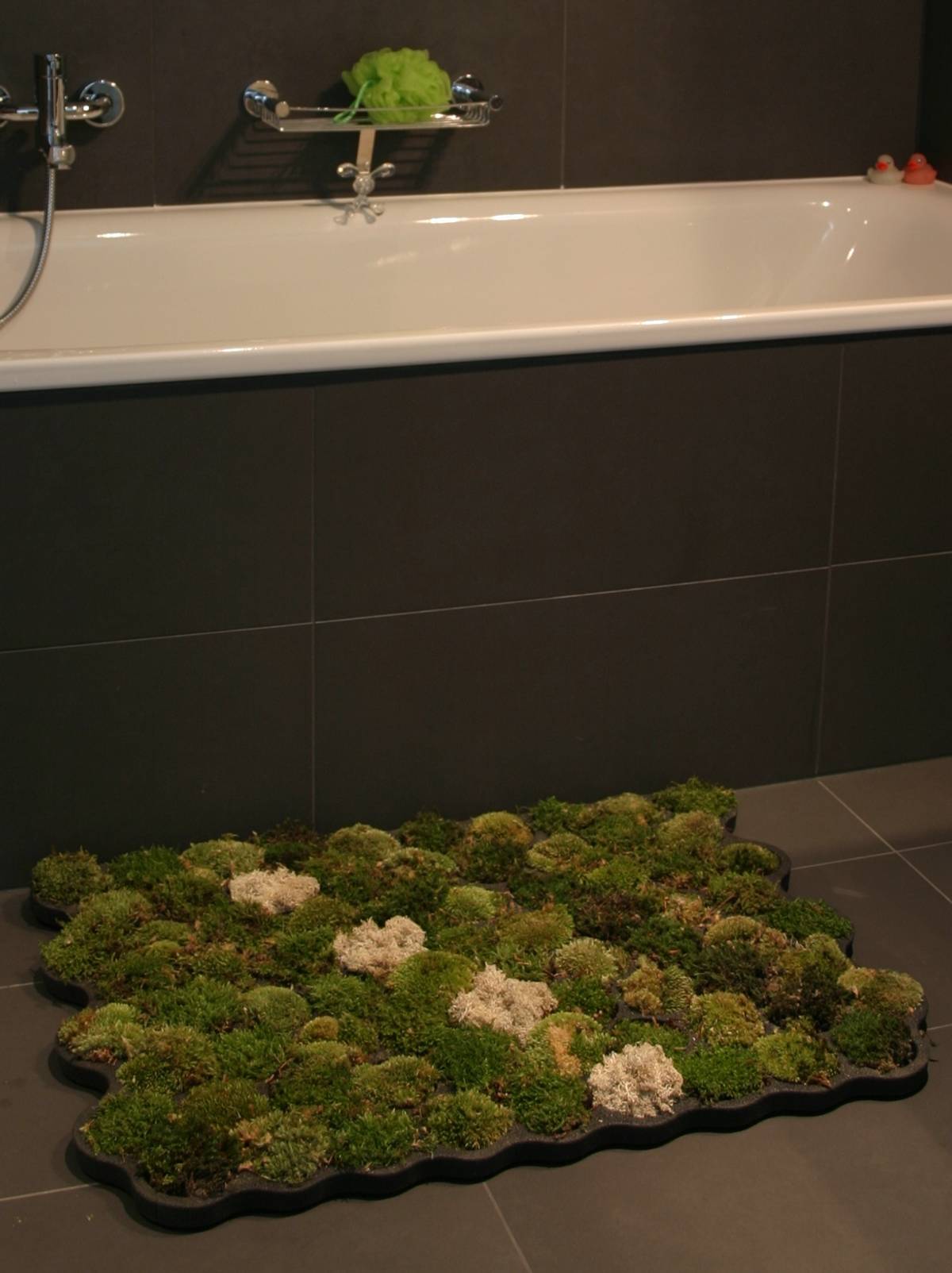 Levende badematte – NRK Urix – Utenriksnyheter og -dokumentarer