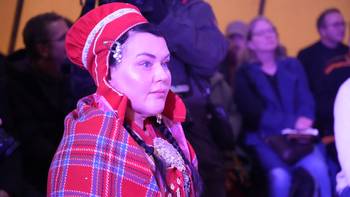 Sametings­president Silje Karine Muotka stiller til valg med løfte om å saksøke staten – NRK ...