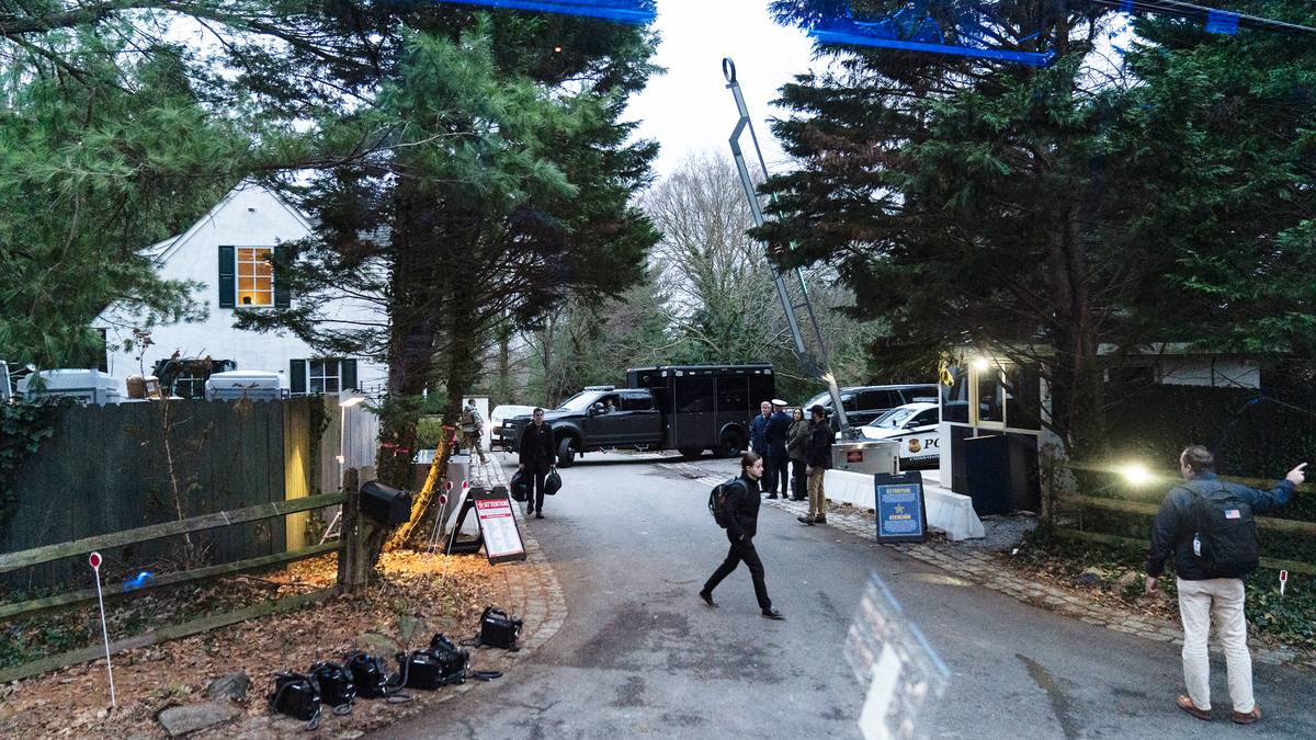 CBS: 20 hemmeligstemplede dokumenter funnet hos Biden – Siste nytt – NRK