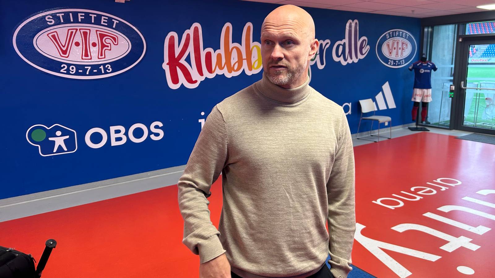 VIF-sportssjef Joacim Jonsson blir nedringt av mentaltrenarar – har takka nei til alt – NRK ...