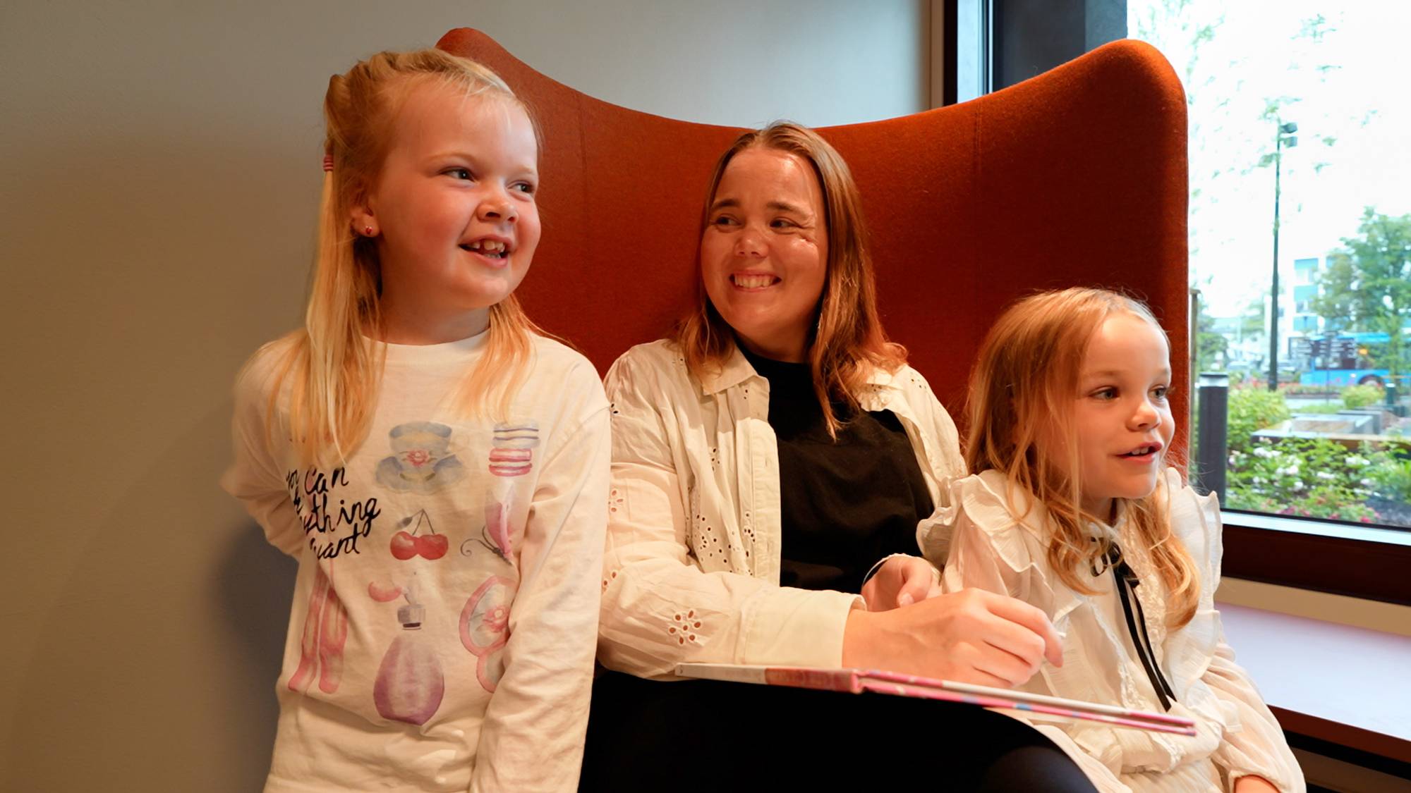 Uoffisiell opning av Normoria i Kristiansund - lange køar før kakefest ...