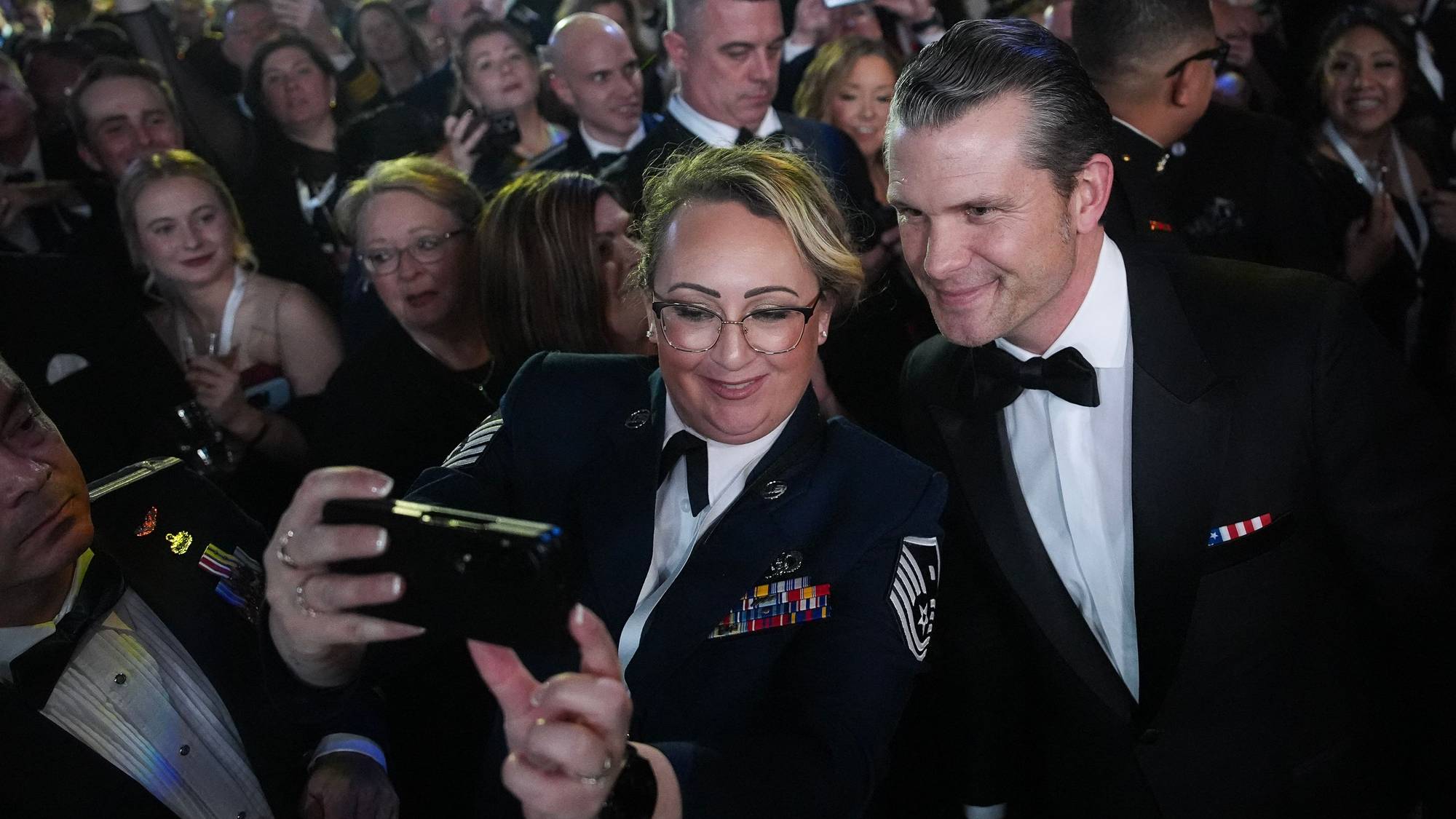 Nye anklager mot Trumps valg av forsvarsminister, Pete Hegseth – NRK ...