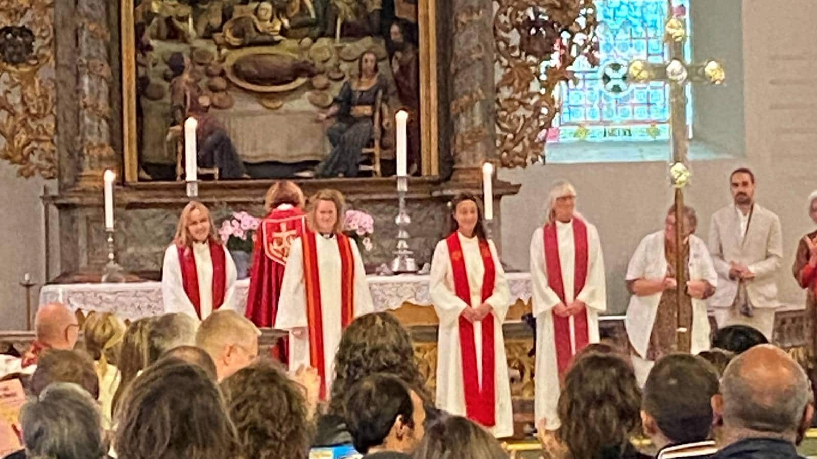 Jonas Gahr Støre så kona Marit Slagsvold bli prest: – Jeg er veldig ...