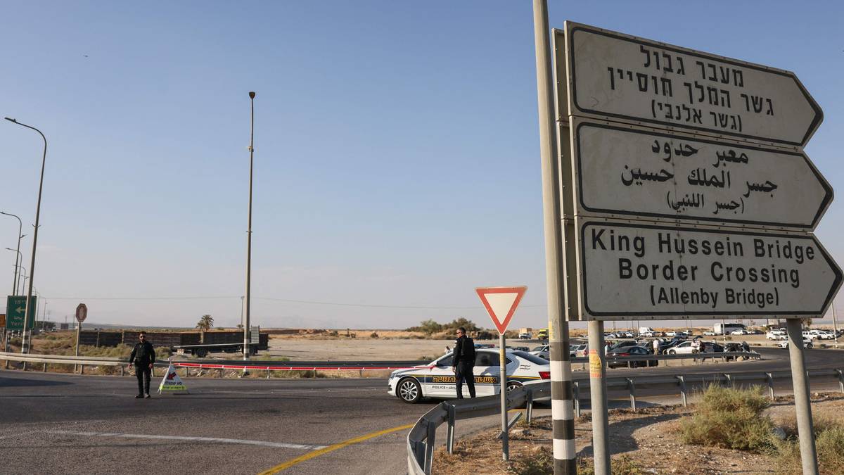 Israel gjenåpner grensen mellom Jordan og Vestbredden – Siste nytt – NRK
