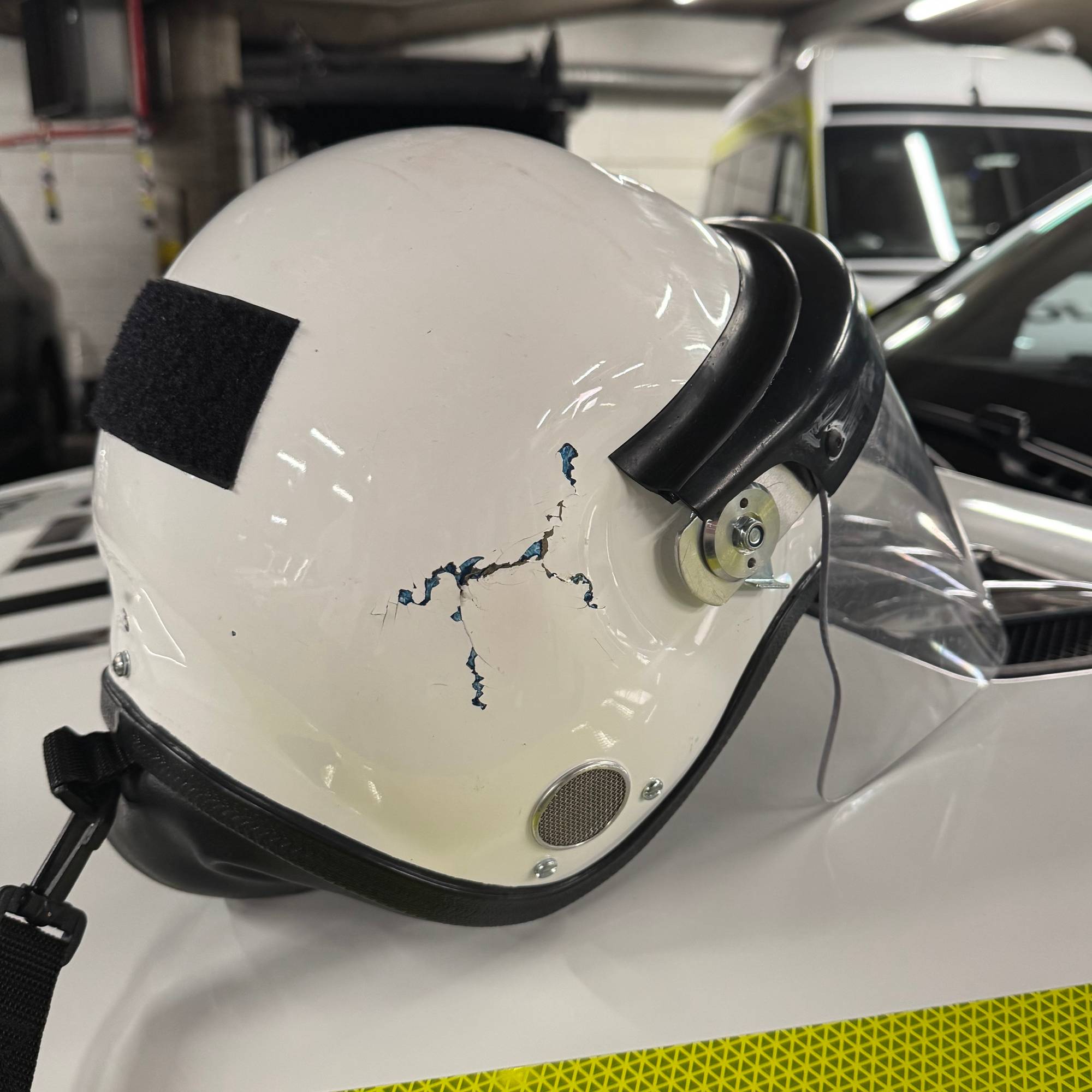 Politiets egne bilder: Skal ha blitt truffet av stein under Ullevaal ...