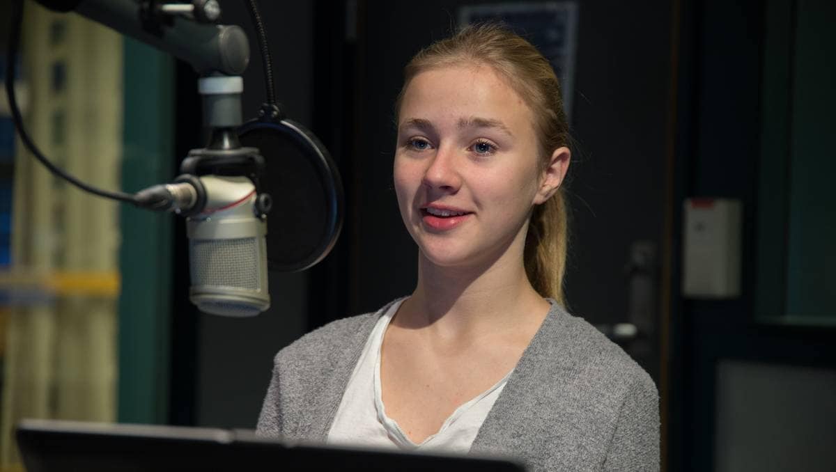 Alma (13) skal synge om å være annerledes på MGP jr – NRK Rogaland ...