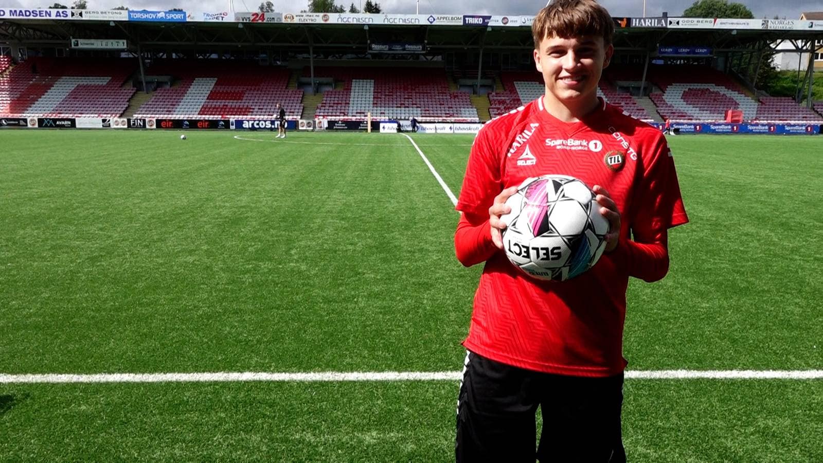 Daniel Ailo (17) vázzá skuvlla seammás go beassá bargat dan maid ...