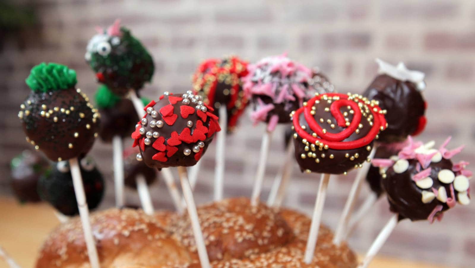 Popcakes eller cake pops – NRK Mat – Oppskrifter og inspirasjon