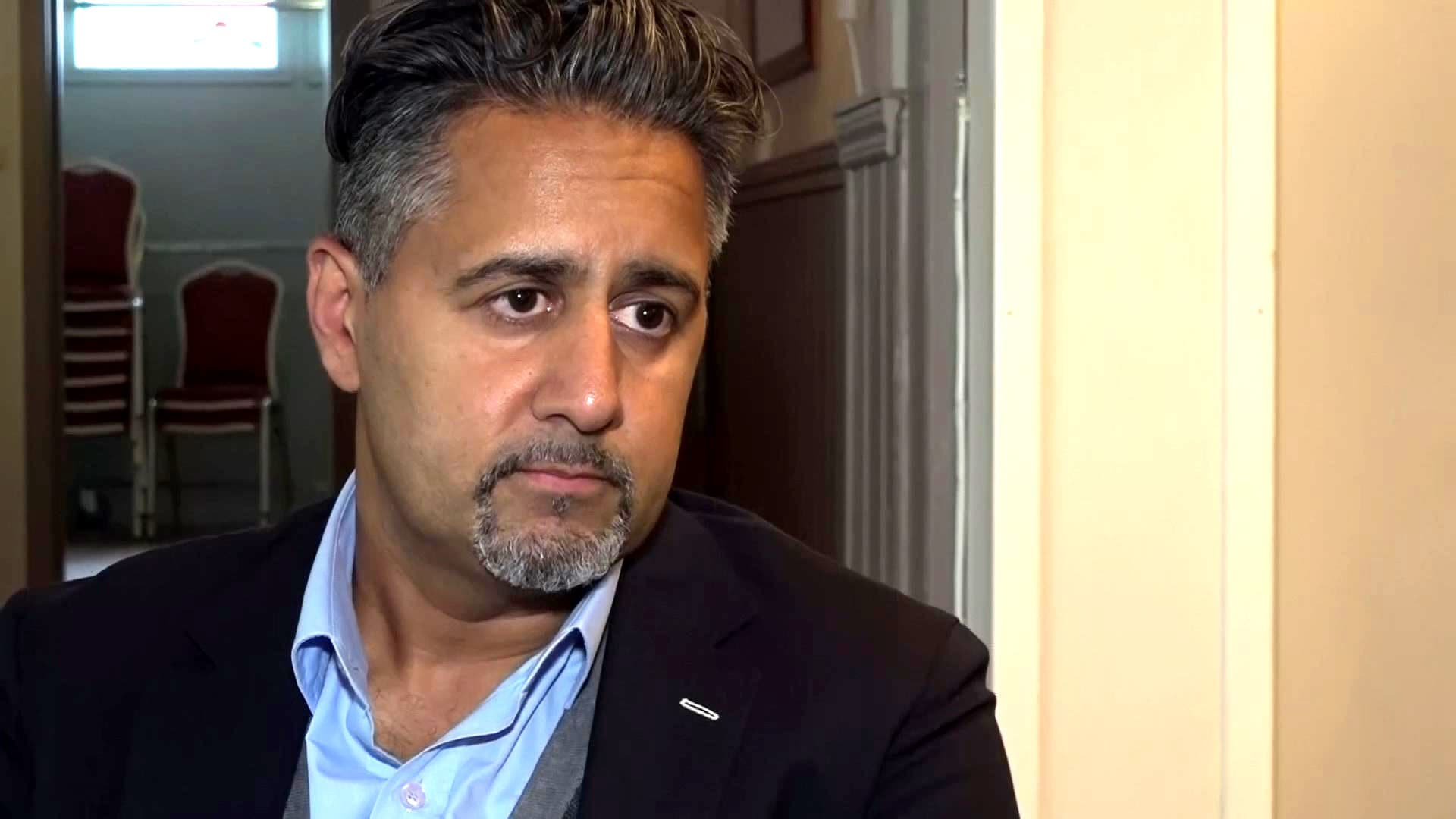 Abid Raja møter pressen – Siste nytt – NRK