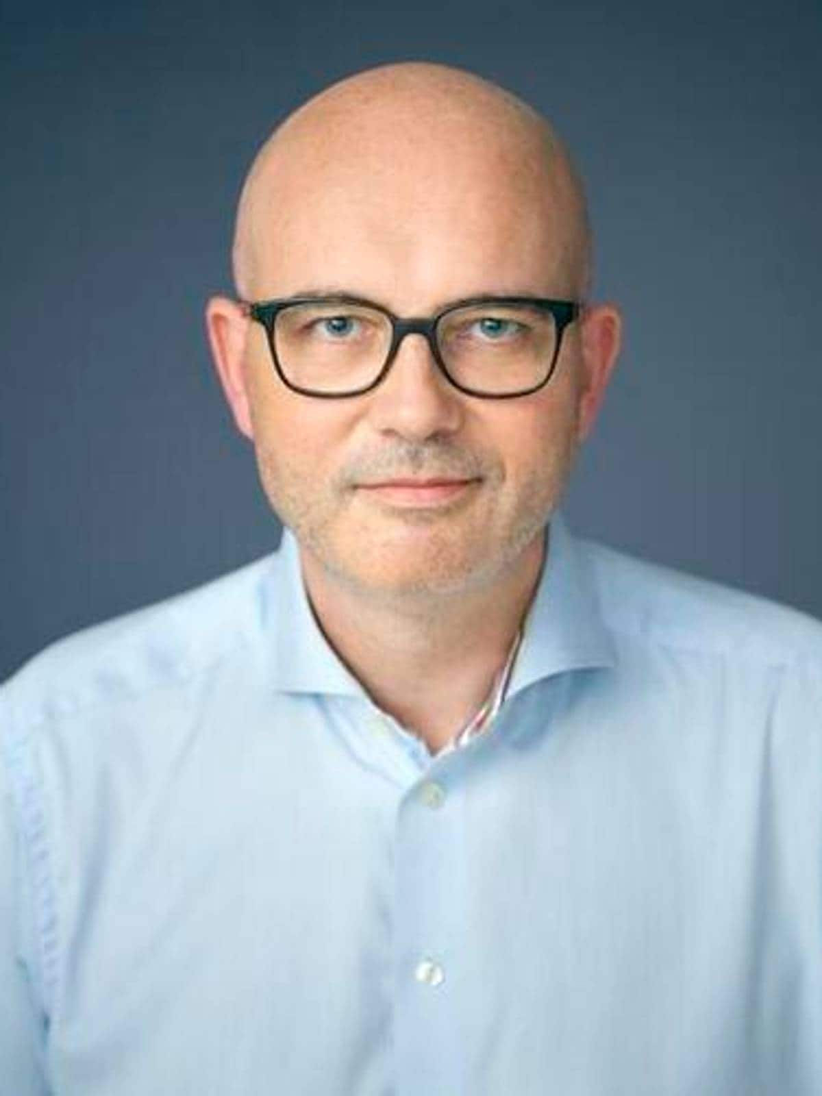 Anmeldelse: «Dumhet, idioti og dumme idioter» av Lars Fr. H. Svendsen – NRK Kultur og underholdning