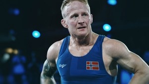 Hodet i klemme – Sesong 1 – NRK TV