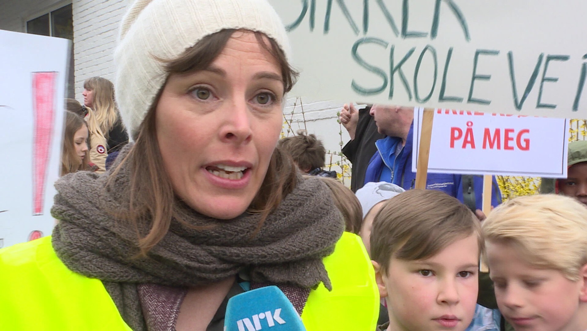 Krever tryggere skolevei – NRK