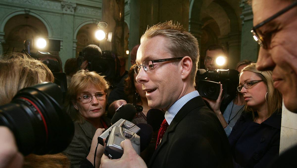 Lokker med oppholdstillatelse – NRK Urix – Utenriksnyheter og -dokumentarer