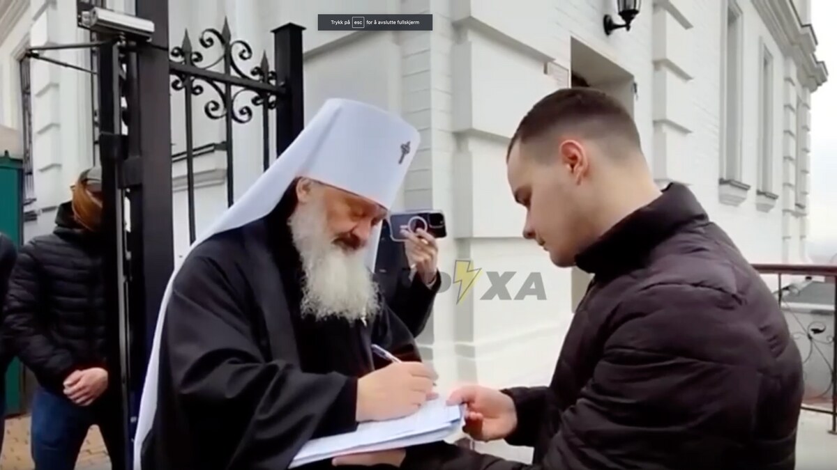 Ransaker kloster i Kyiv – Siste nytt – NRK