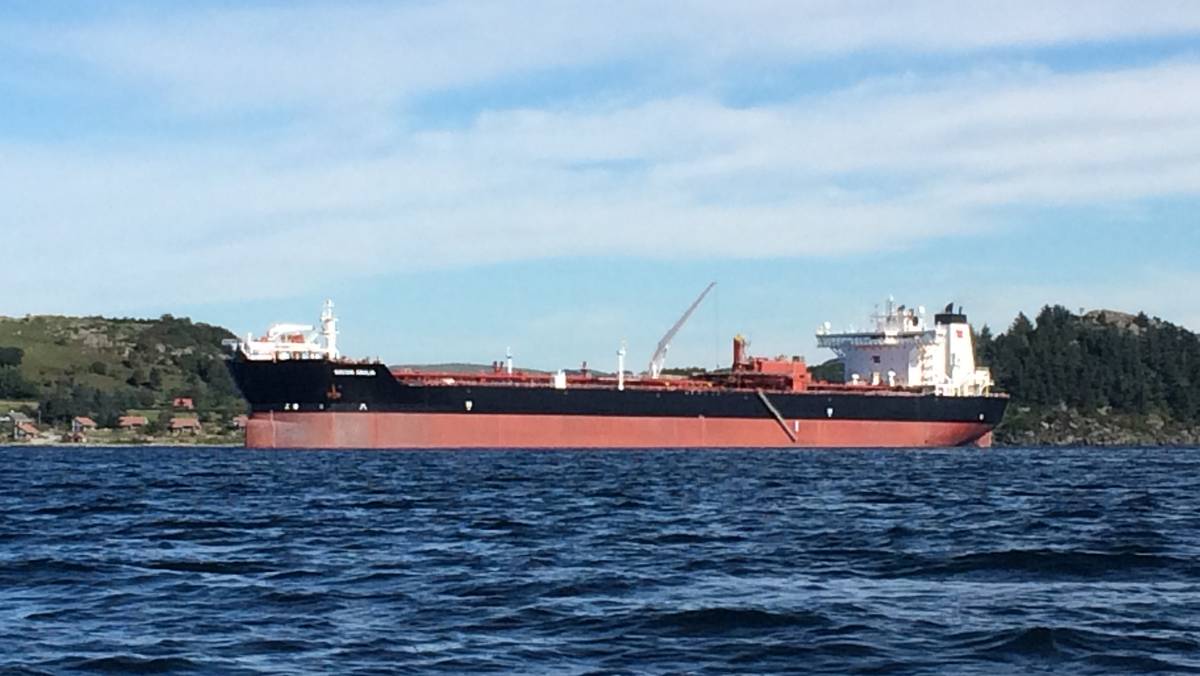 Falt 20 meter fra tankskip i Åmøyfjorden – NRK Rogaland – Lokale ...