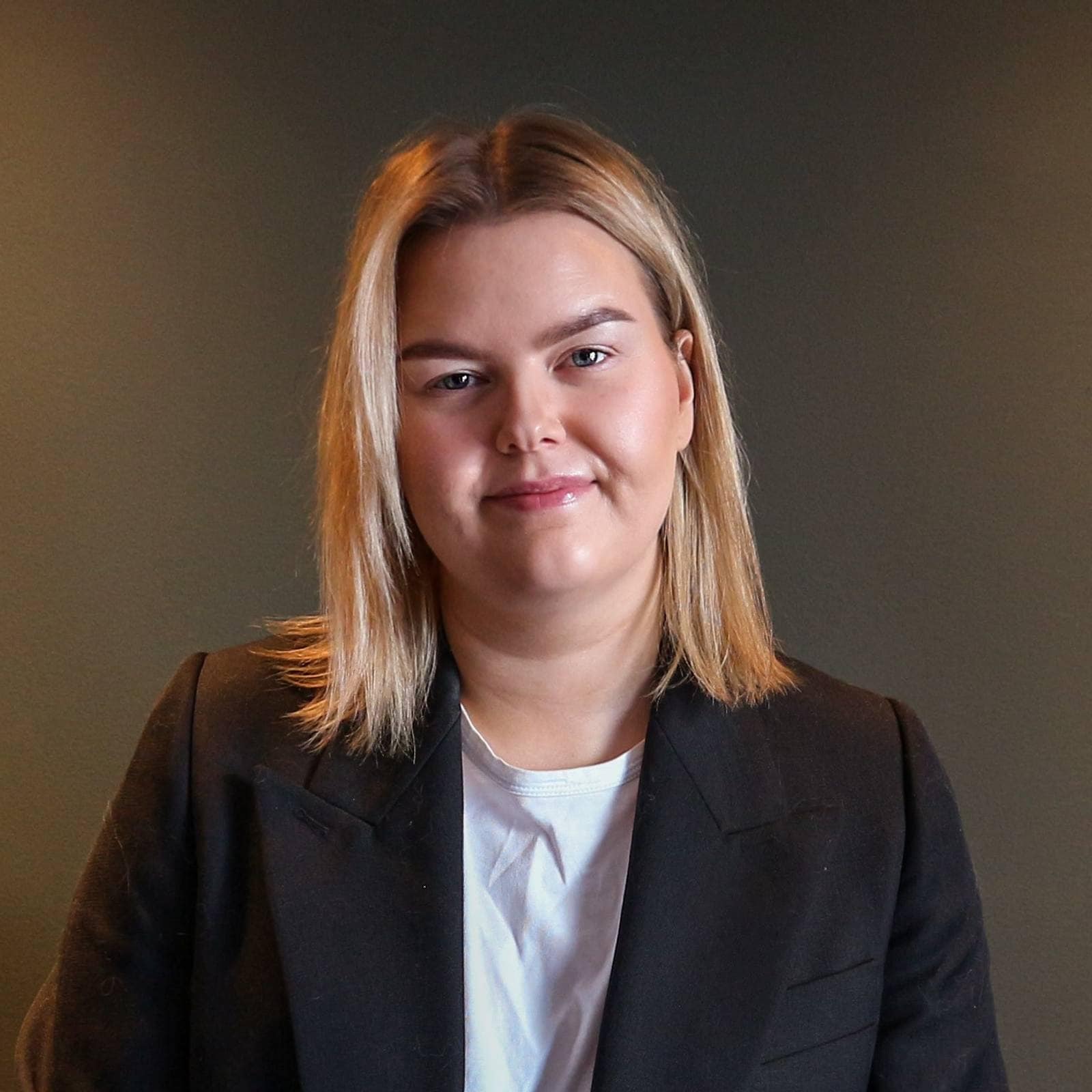 Serie på NRK med Emma Gunnarsen – Programomtaler