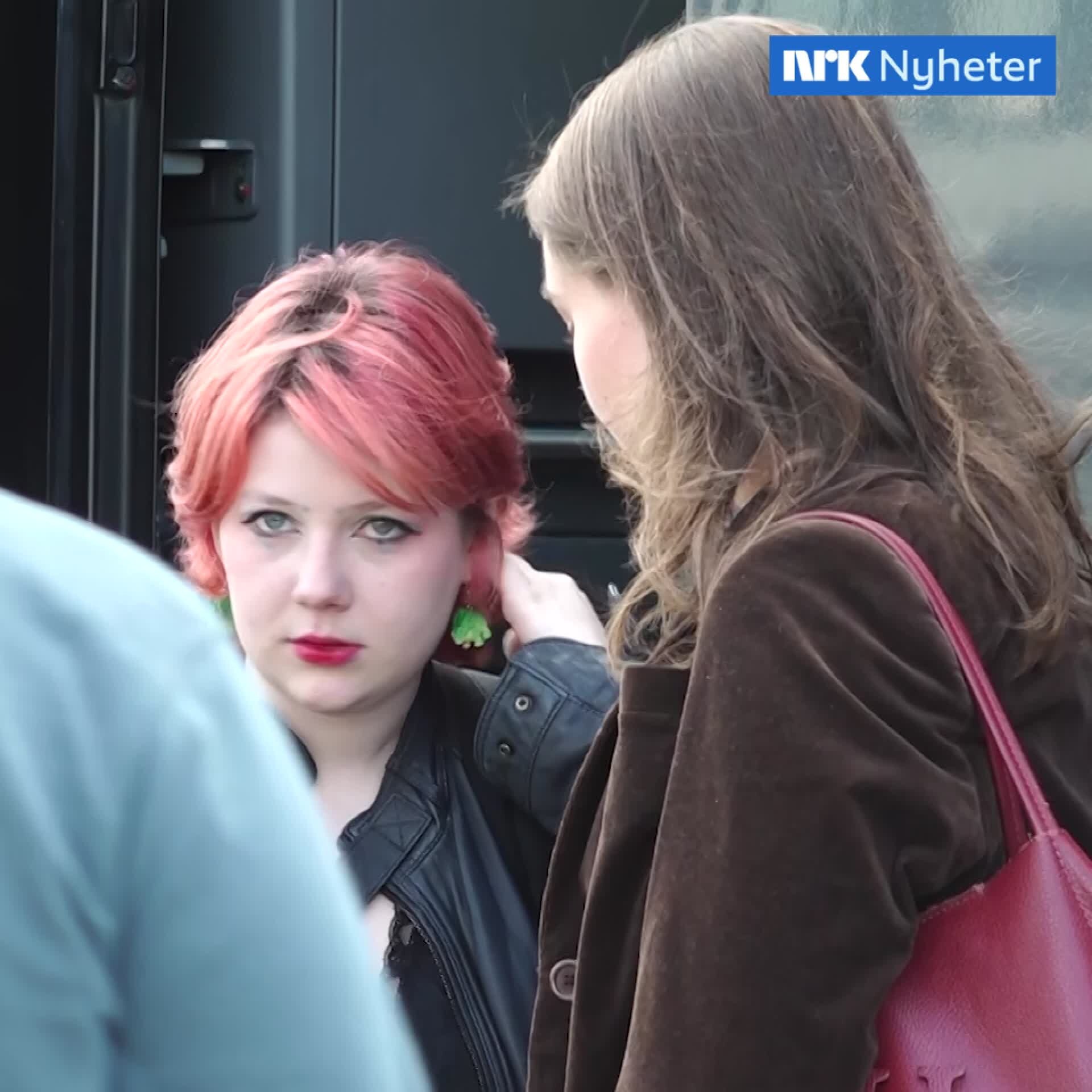 Maud Angelica Behn ankommer Ålesund til moren Märtha Louise sitt ...