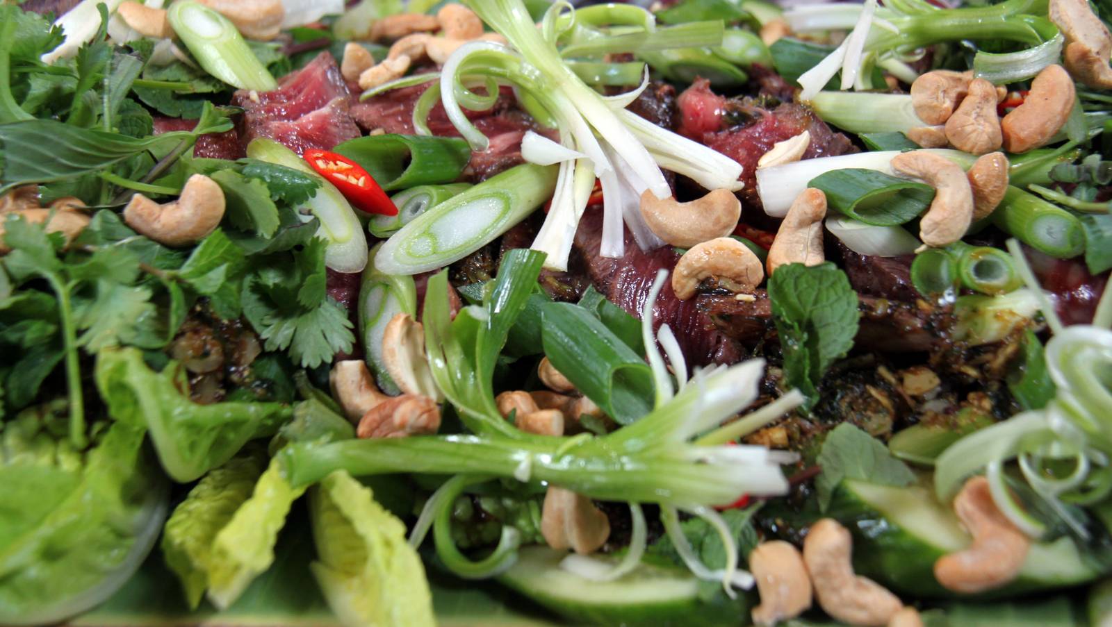 Yam neua – thai biffsalat – NRK Mat – Oppskrifter og inspirasjon