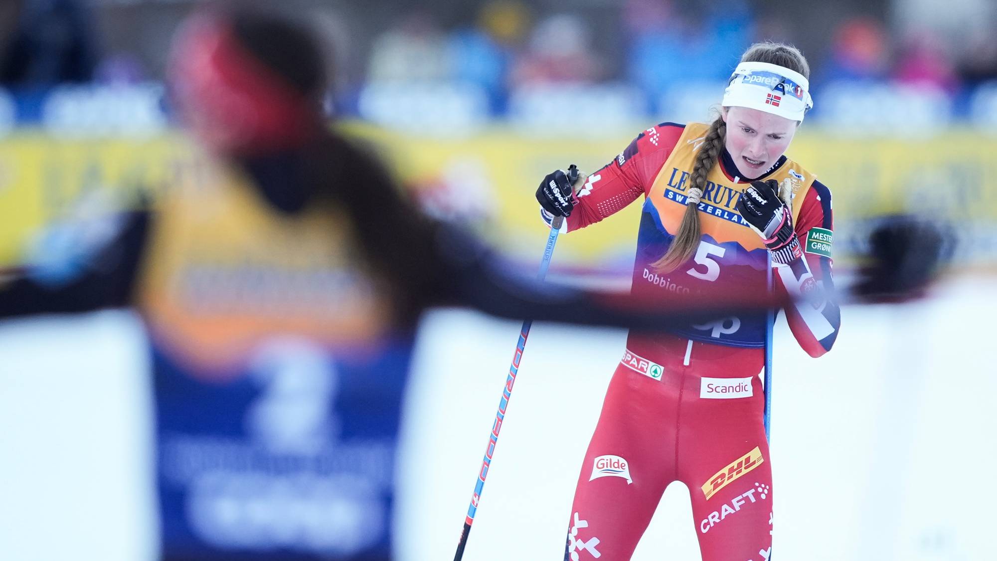 Siste fra Tour de Ski: Mathilde Myhrvold bryter med skulderskade – NRK ...